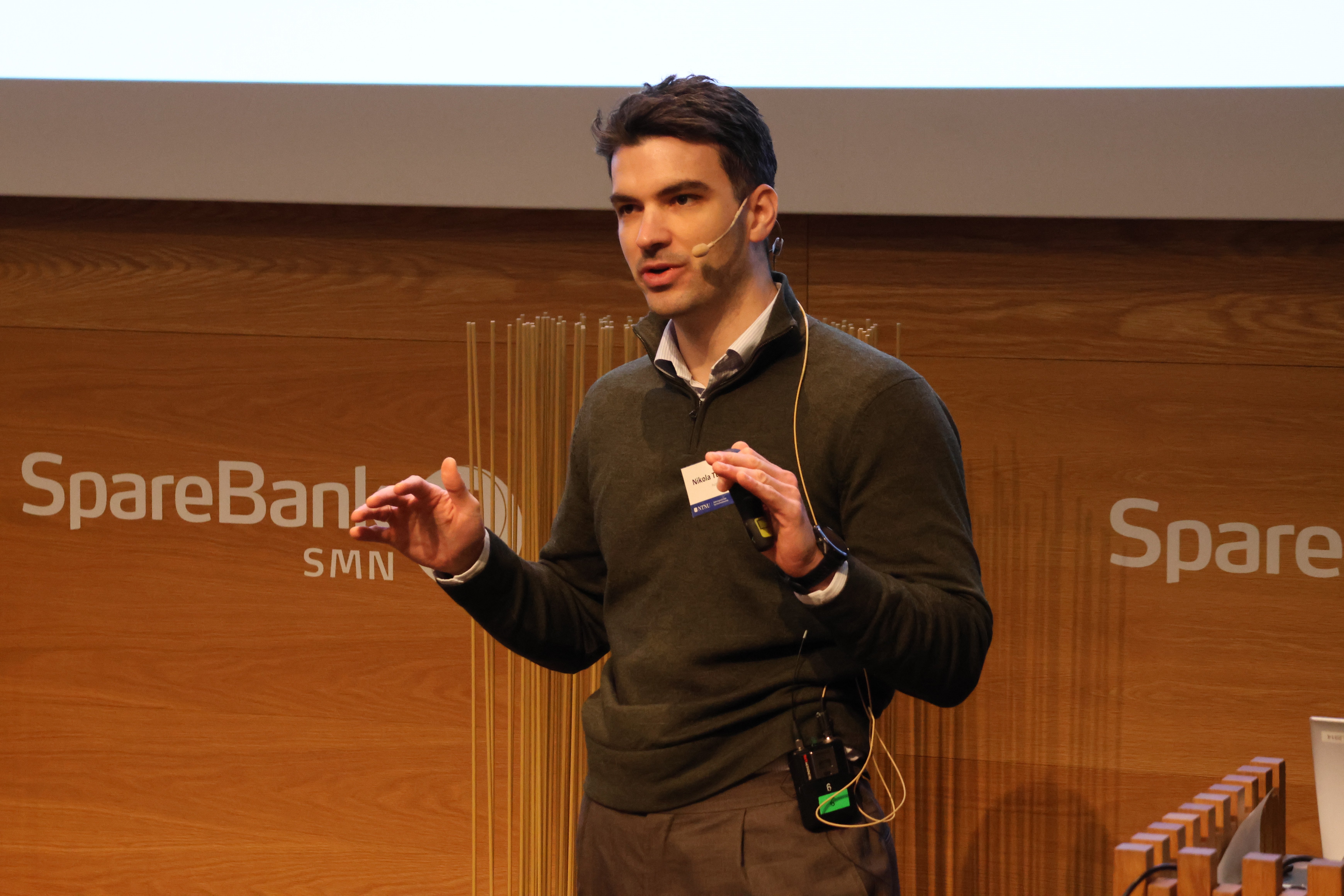 Fra søk og redning til hybride trusler: Fagdag droner - NTNU ...